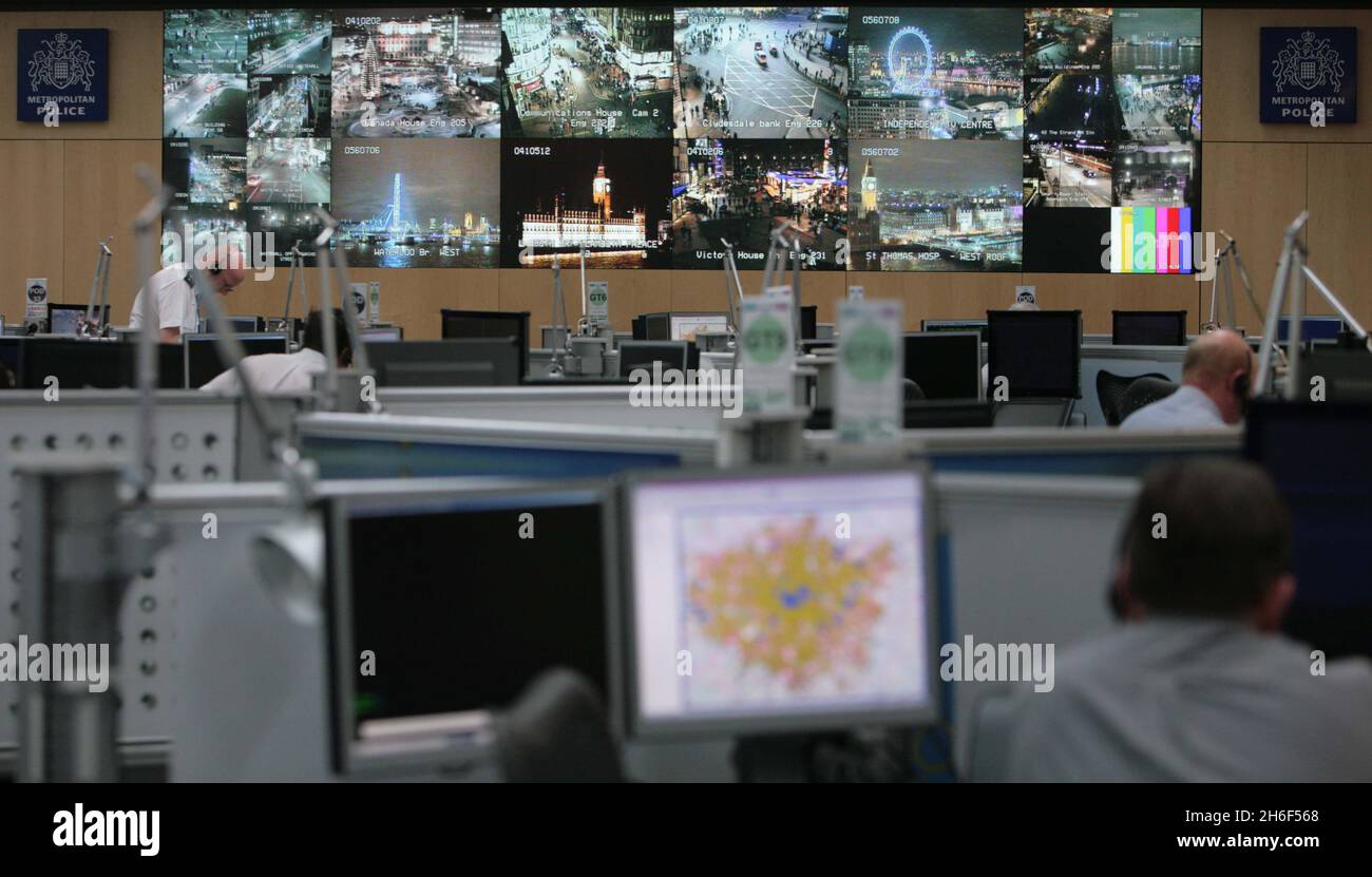 Security Heightened As London Prepares for the New Year. A police ...