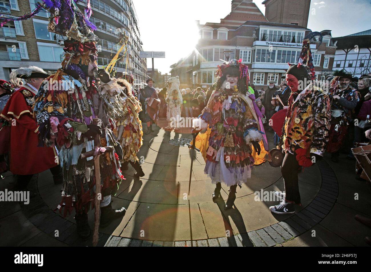 Twelfth night globe hi-res stock photography and images - Alamy