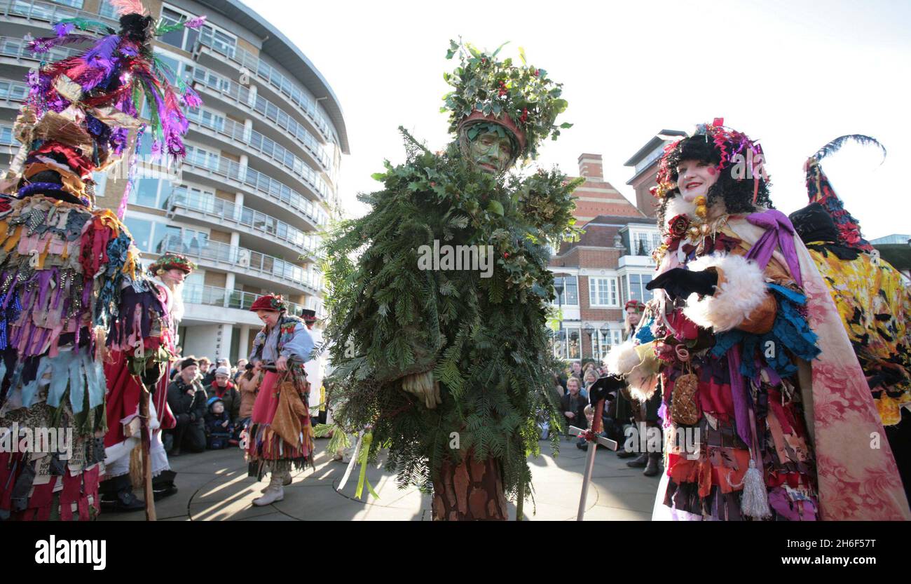 Twelfth night globe hi-res stock photography and images - Alamy