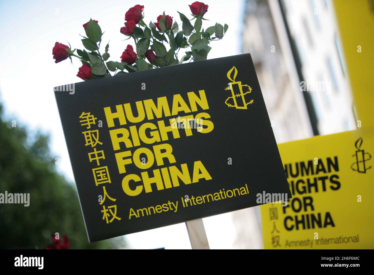 Amnesty International held a 'one minute silence' outside the Chinese ...