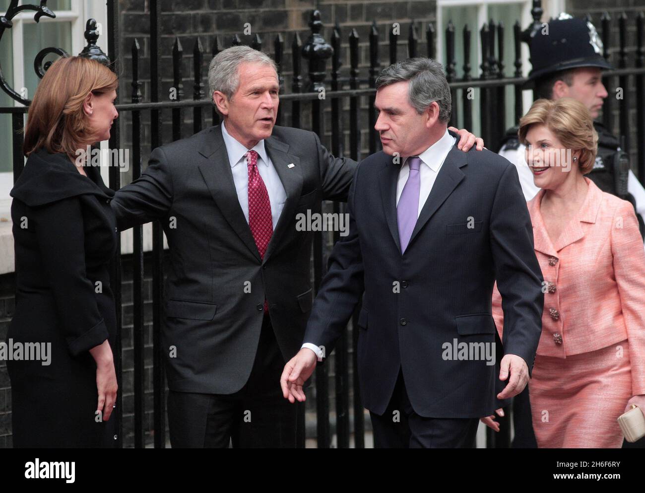 British Prime Minister Gordon Brown and wife Sarah welcome US President ...