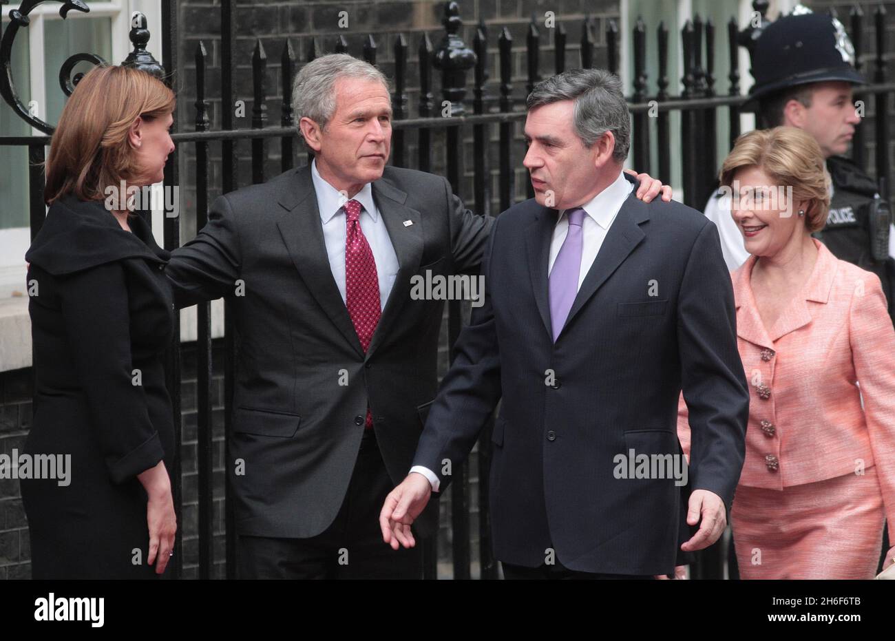 British Prime Minister Gordon Brown and wife Sarah welcome US President ...