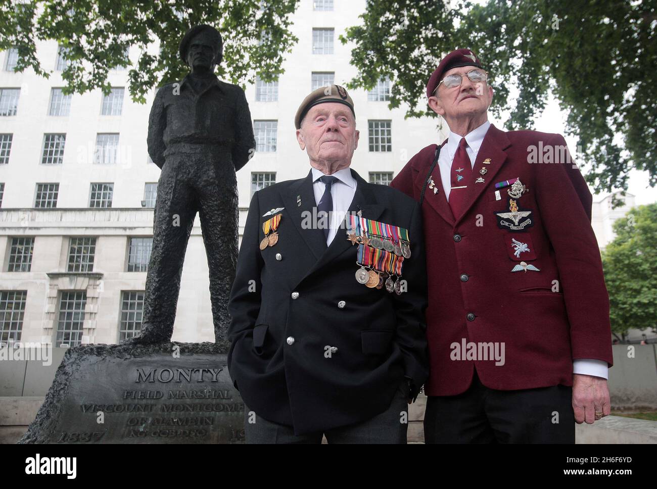 Army War Veterans - 88 year old George Kay and 74 year old Ricky ...