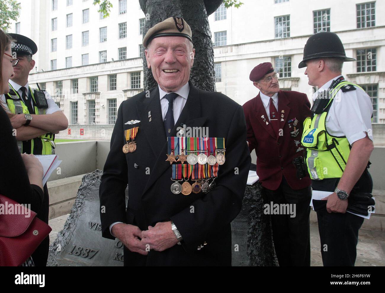 Army War Veterans - 88 year old George Kay and 74 year old Ricky ...
