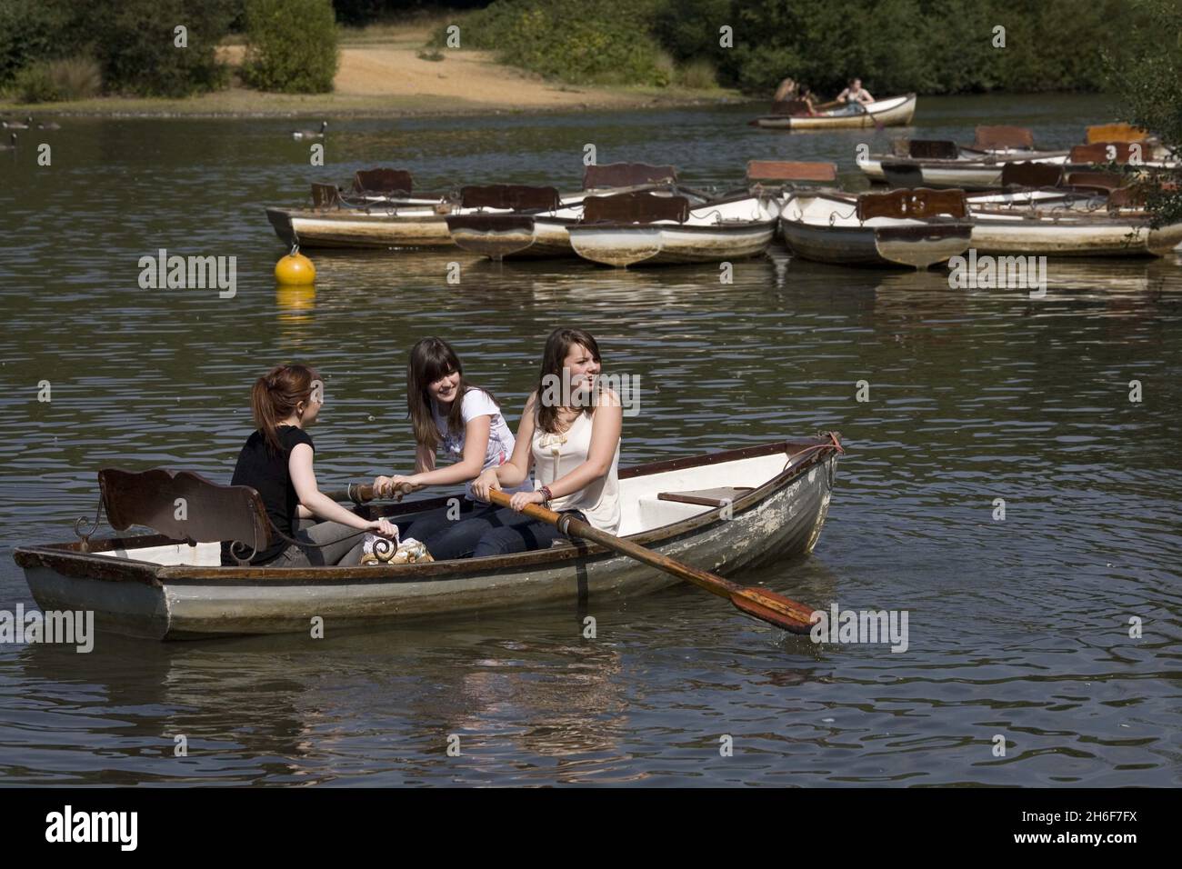 Hollow ponds boating hi-res stock photography and images - Alamy
