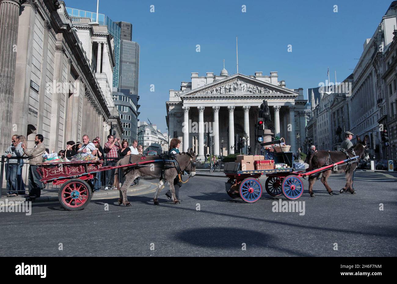 The London Pearly Kings & Queens Society Costermongers harvest festival ...
