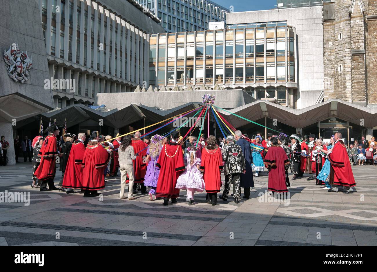 The London Pearly Kings & Queens Society Costermongers harvest festival ...