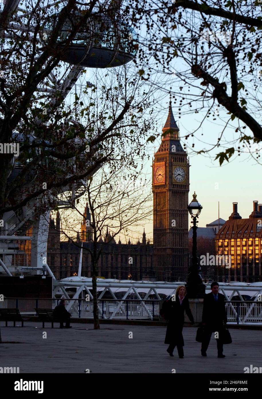 Early morning sunrise across central London this morning Stock Photo ...