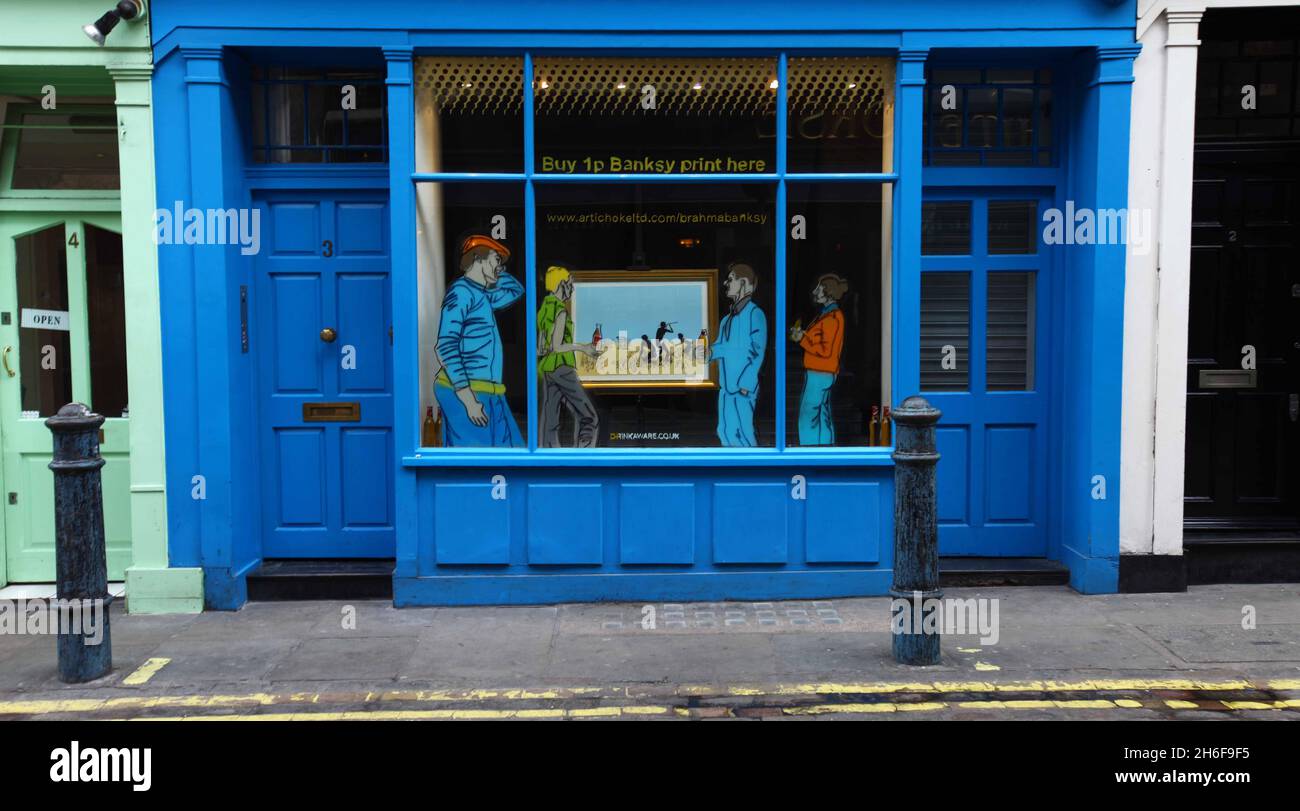 Original banksy artwork hi-res stock photography and images - Alamy