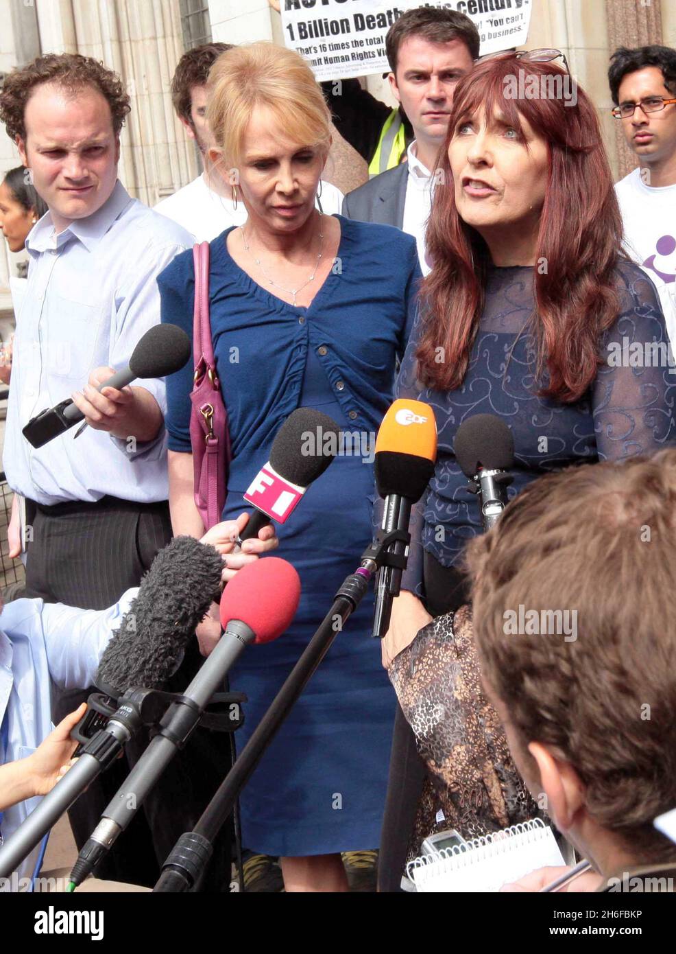 Gary McKinnon's mother Janis Sharp and Sting's wife Trudie Styler ...
