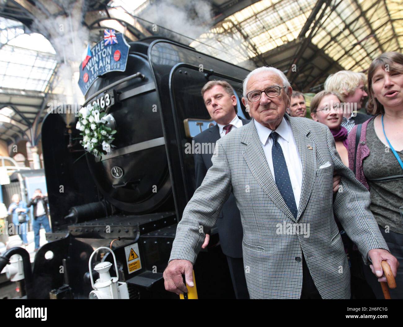 A steam train recreating the journey of hundreds of child evacuees ...