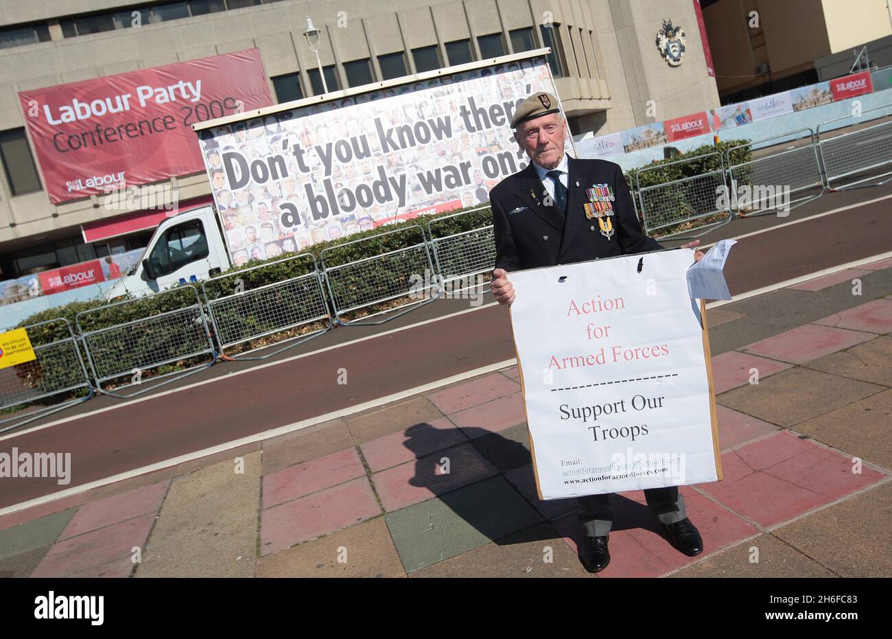 89 year old hi-res stock photography and images - Alamy