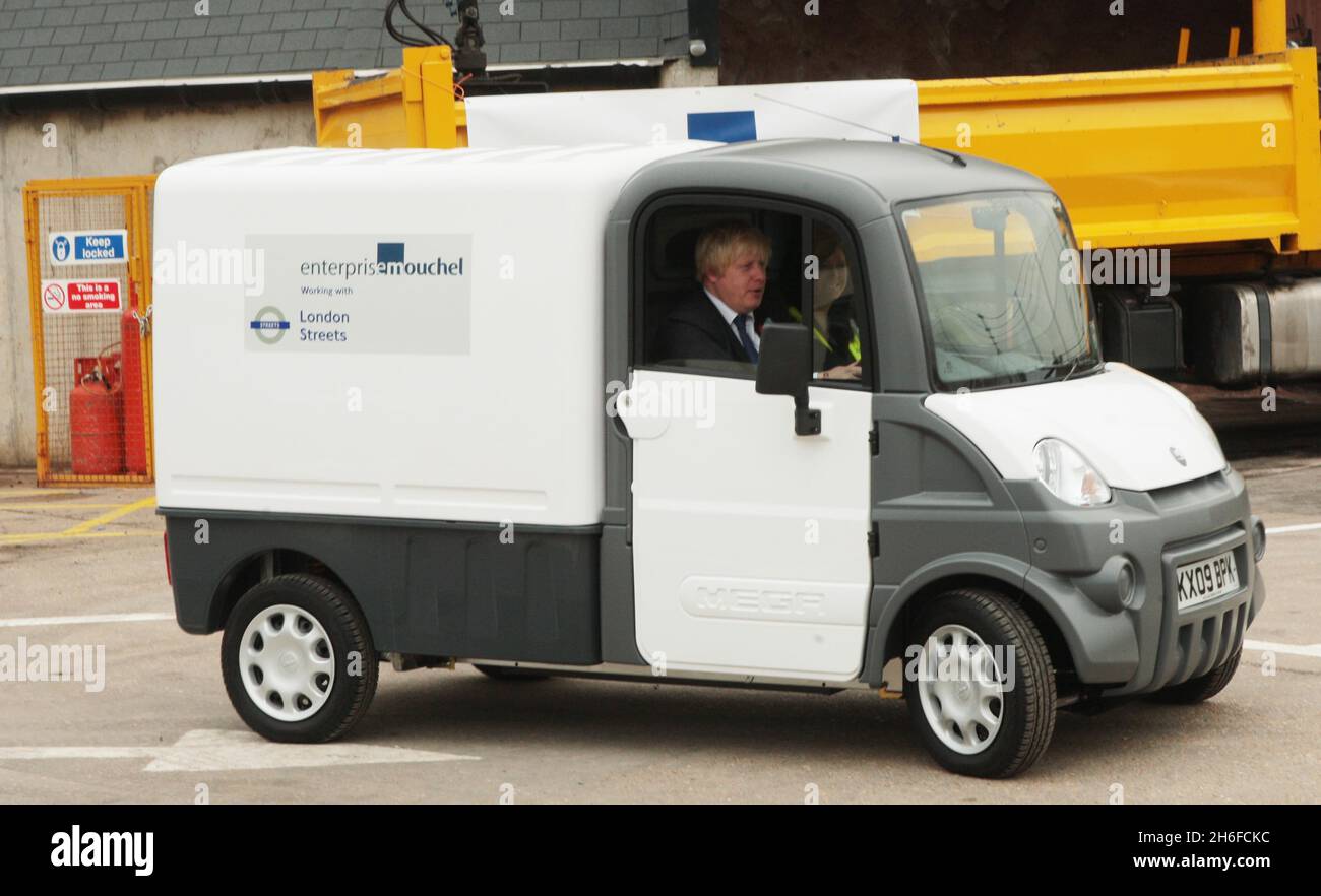 Young boris johnson hi-res stock photography and images - Alamy
