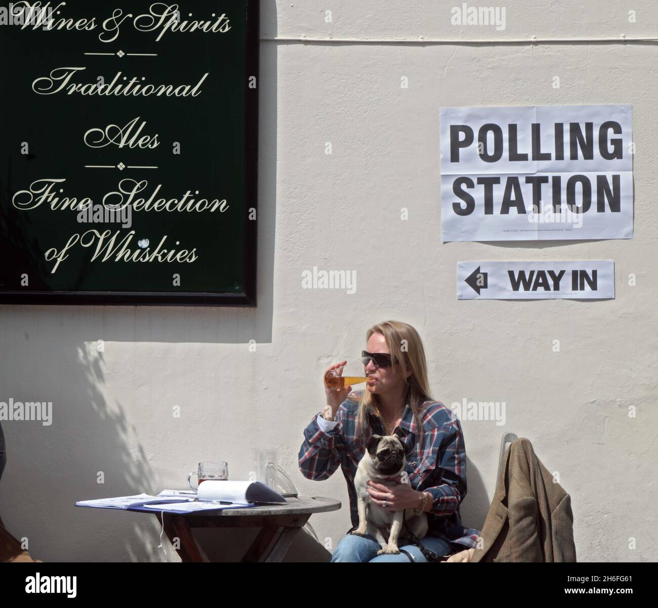 Enjoy a pint hi-res stock photography and images - Alamy
