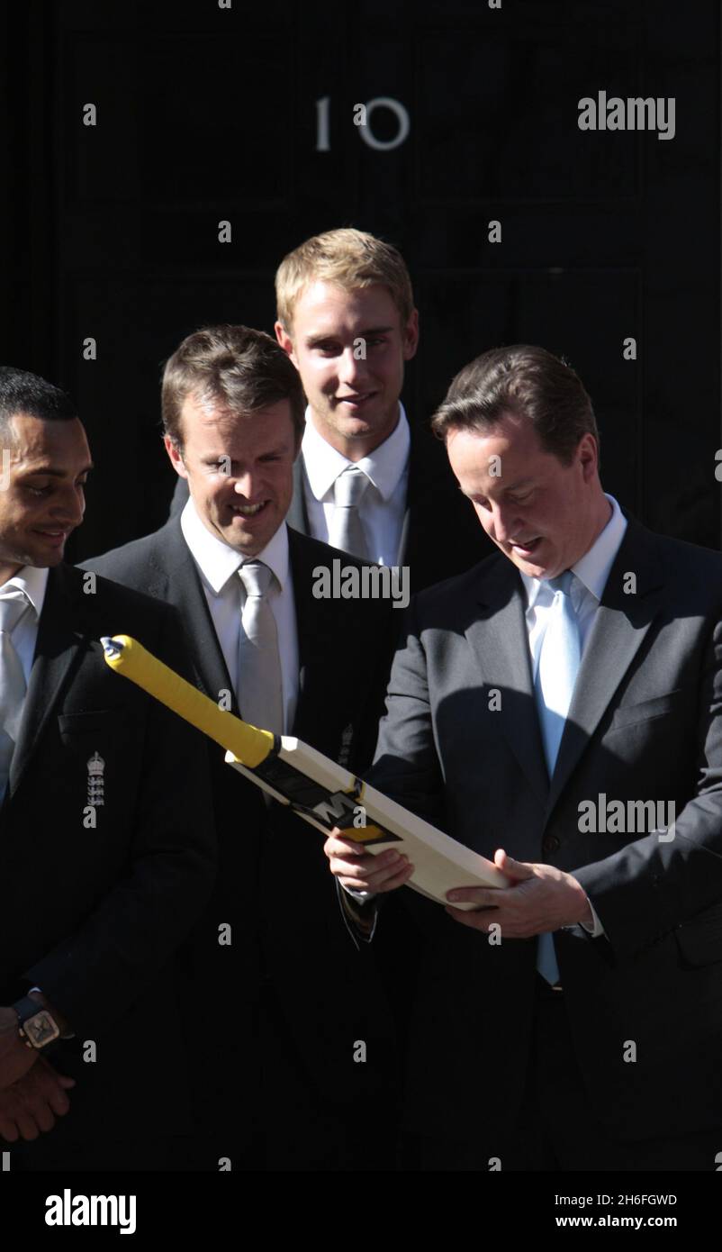 The England cricket team pictured with PM David Cameron in Downing ...