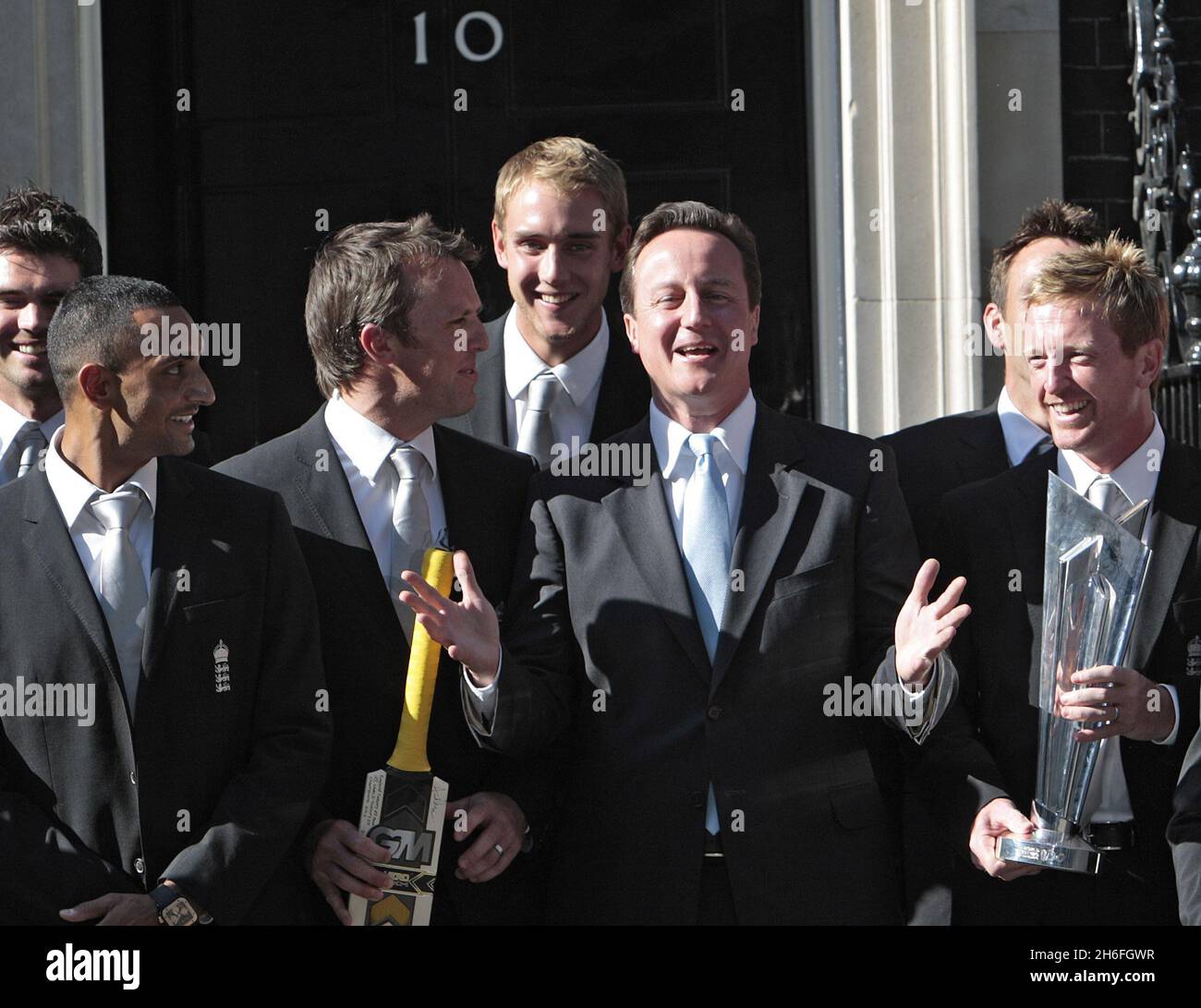 The England cricket team pictured with PM David Cameron in Downing ...