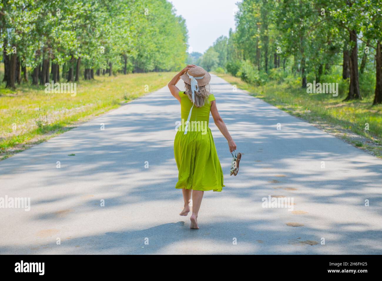 Beautiful girl traveler in hi-res stock photography and images - Alamy