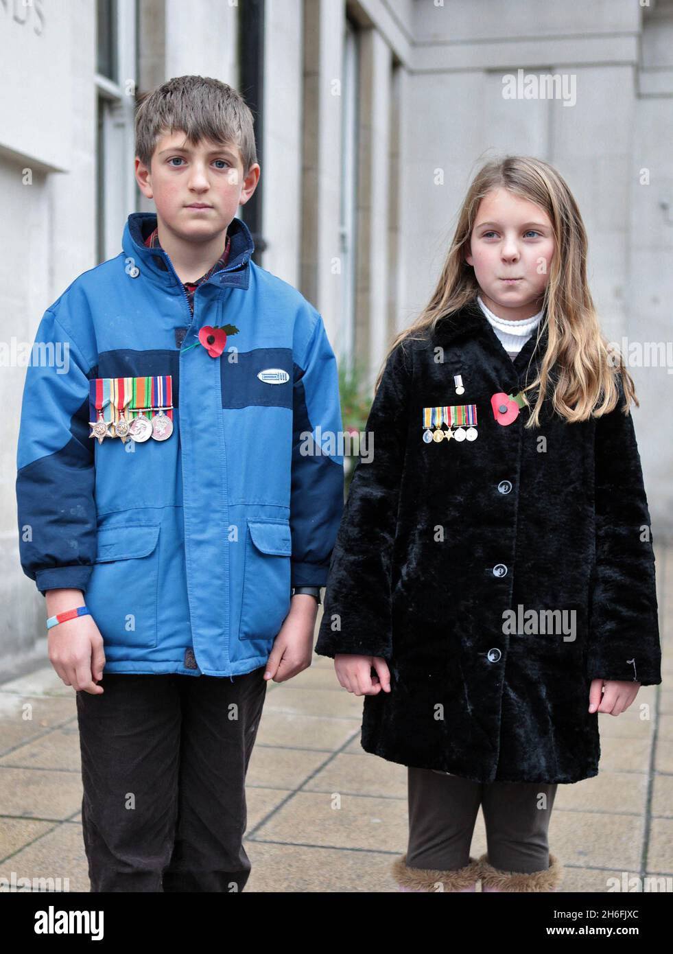 Brother and sister Alexander (11) and Eleanor Dean (10) attend ...