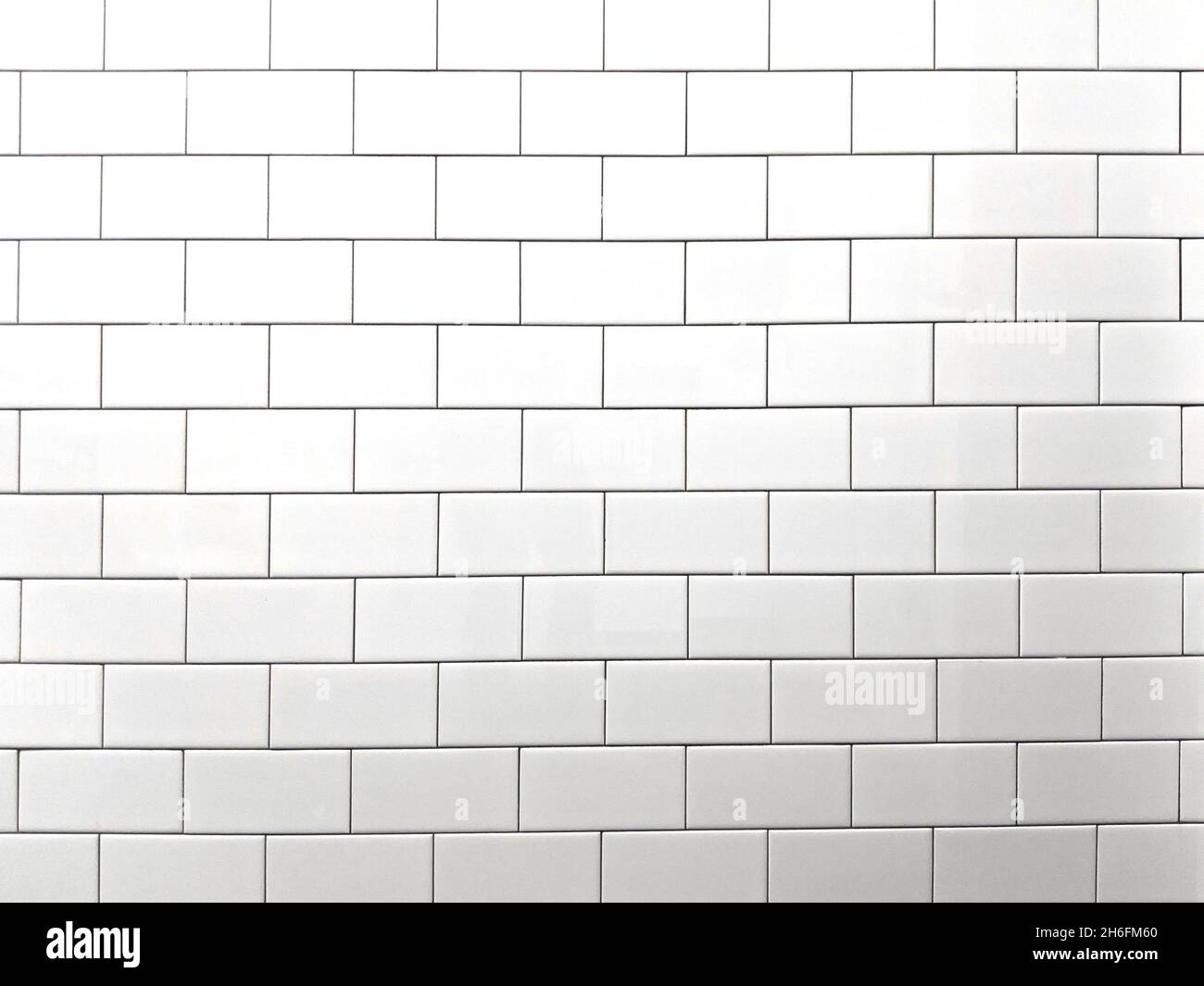 White subway tiles seamless texture hi-res stock photography and images ...