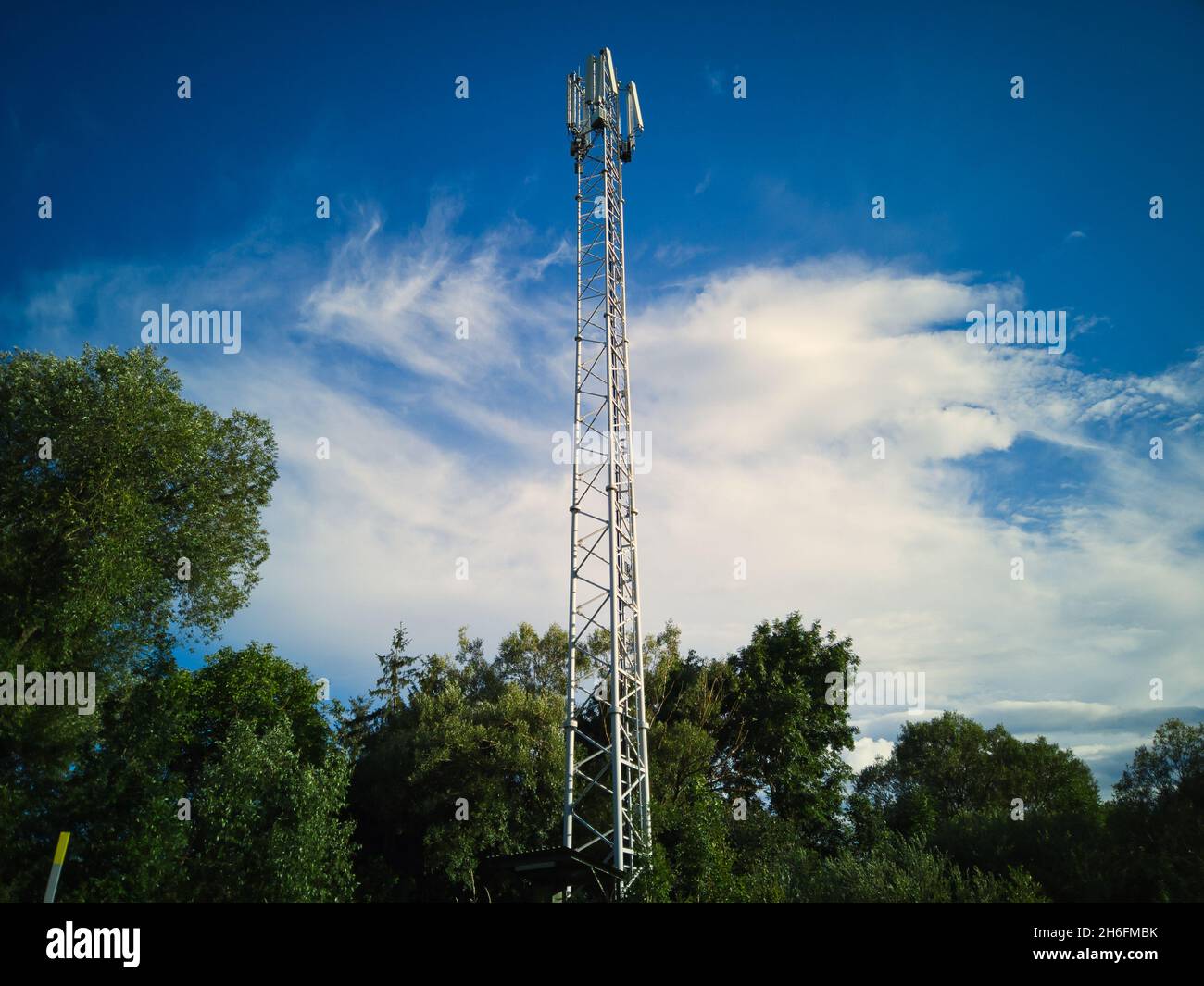 Lower voltage transmission tower hi-res stock photography and images ...