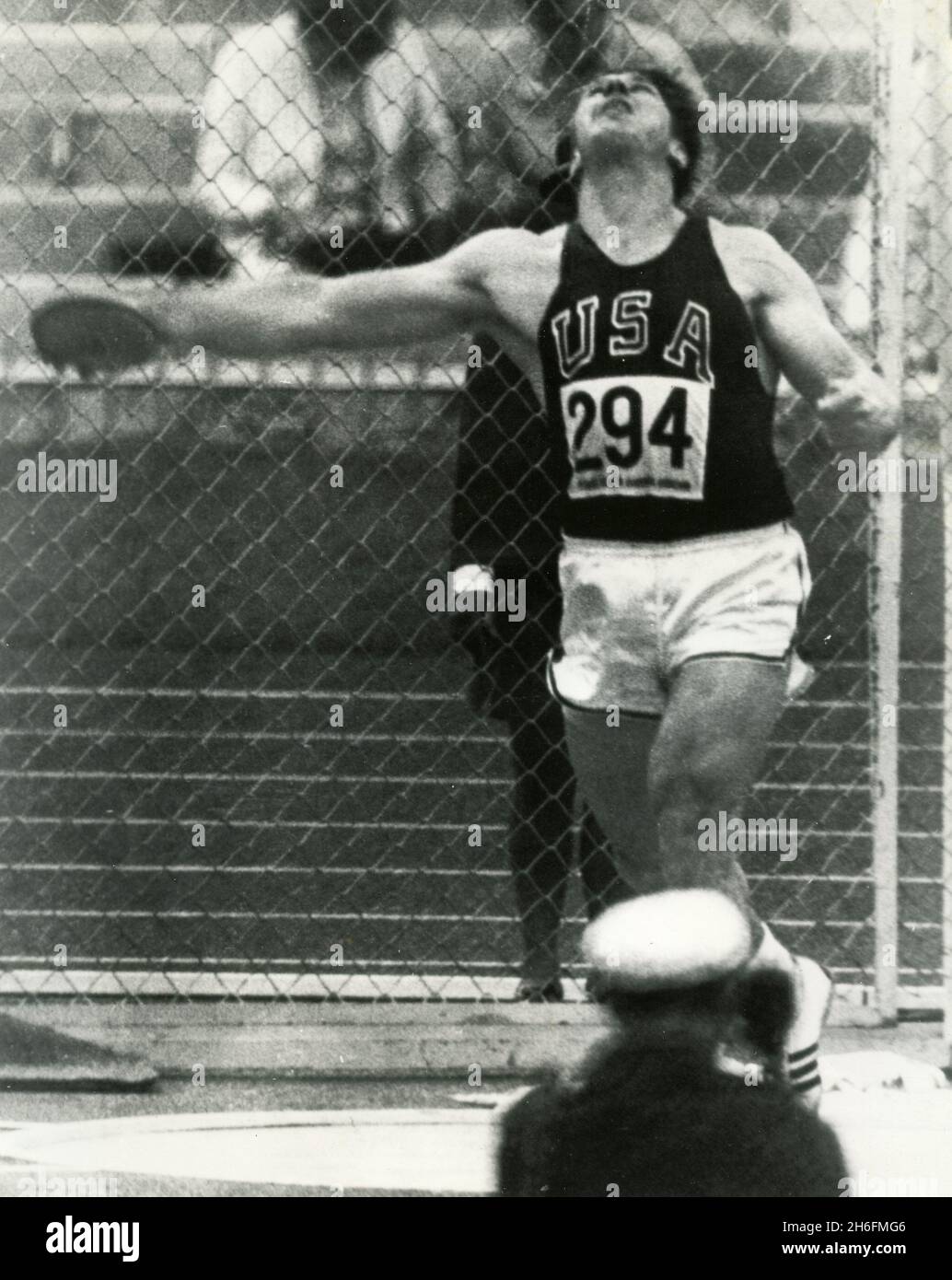 American athlete Al Oerter wins the discus throw Olympic competition ...