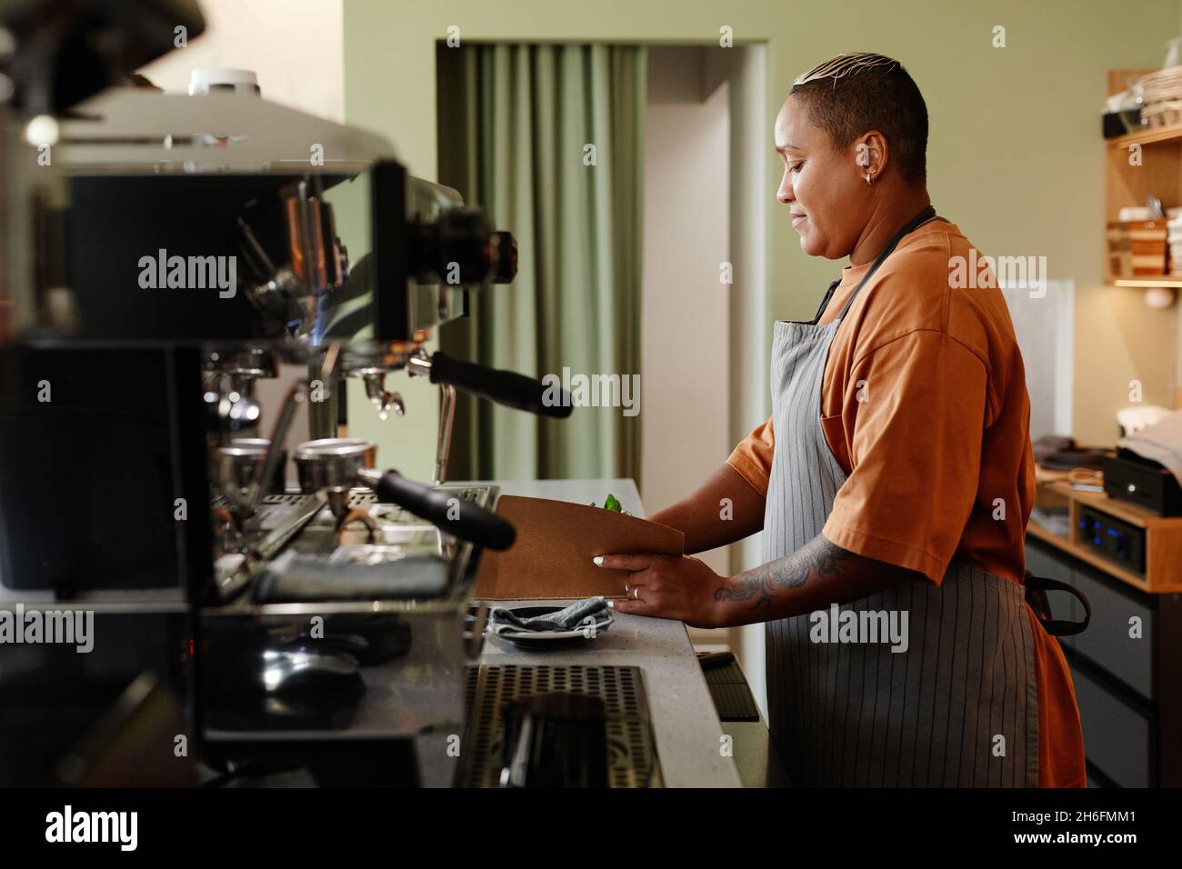 Kitchen writing hi-res stock photography and images - Alamy