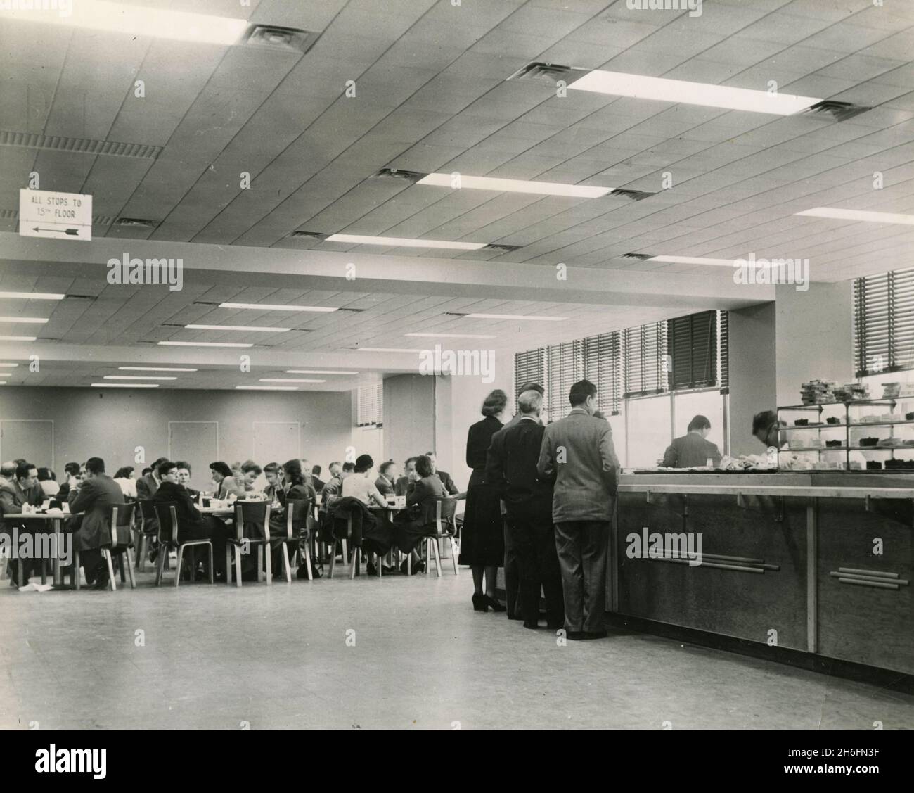 Temporary cafeteria of the United Nations Secretariat, New York, USA ...