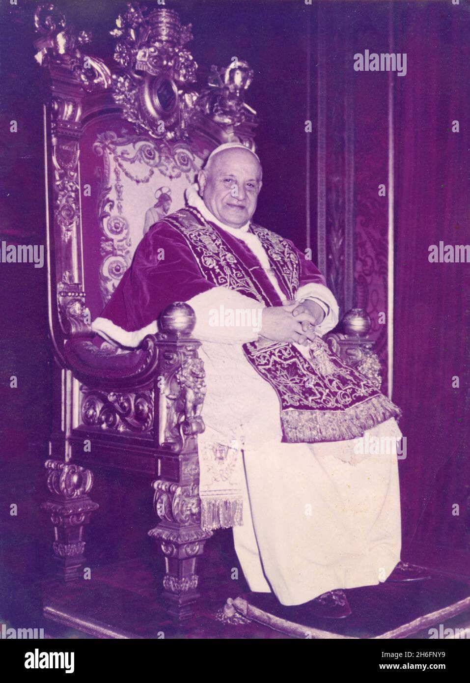 Pope John XXIII sitting on the papal chair, Vatican City 1960s Stock ...
