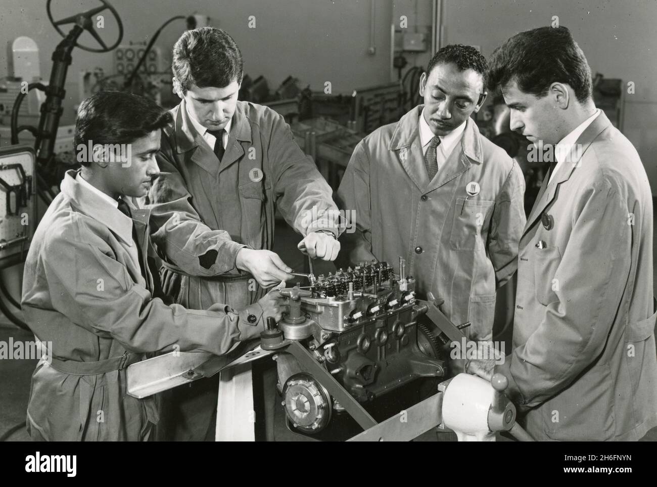 Car engine Service school at FIAT automobiles, Italy 1960s Stock Photo ...