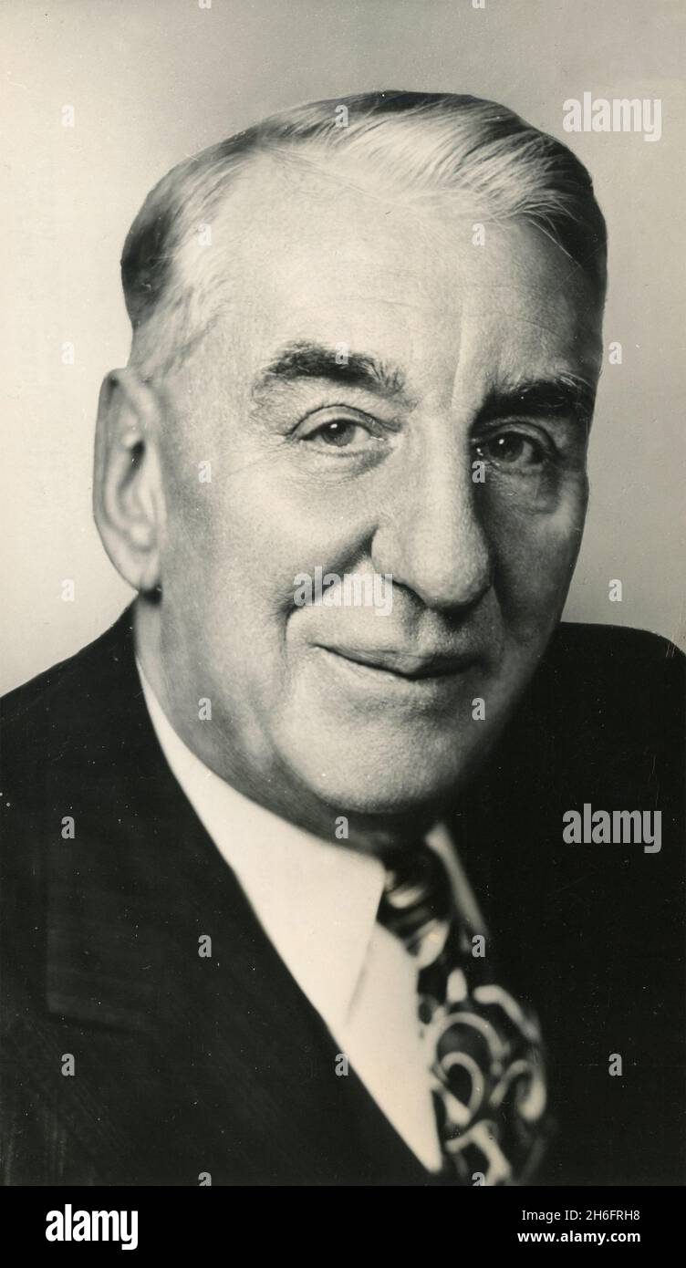 Cyrus ching hi-res stock photography and images - Alamy