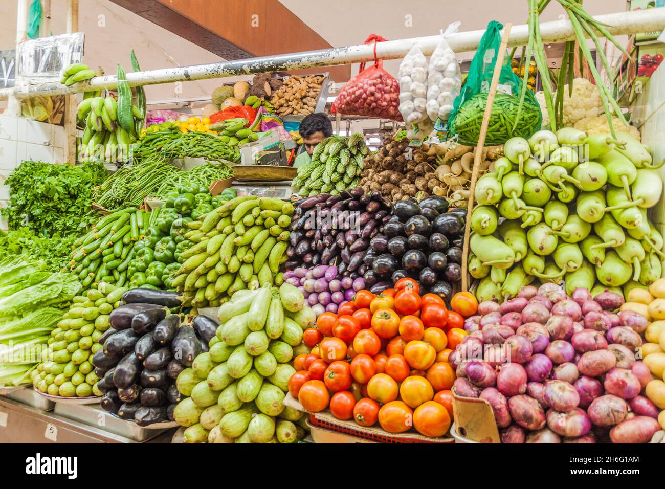 AL AIN, UAE - MARCH 8, 2017: Vegetable stall at the Souq in Al Ain ...