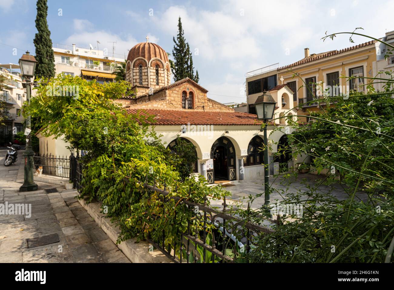Greek church exterior hi-res stock photography and images - Alamy