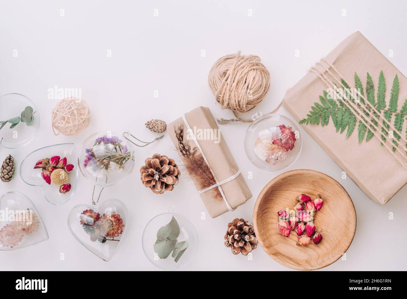 Packaging ornaments hi-res stock photography and images - Alamy