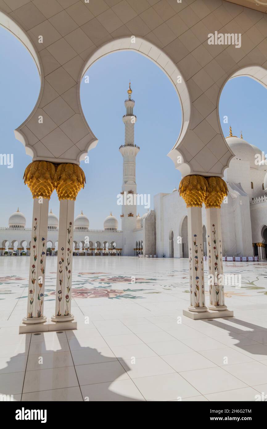 Courtyard of Sheikh Zayed Grand Mosque in Abu Dhabi, the capital city ...