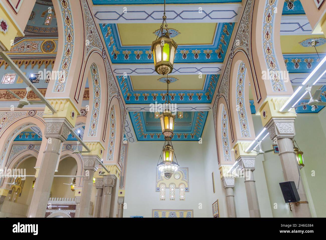 Interior of Jumeirah Mosque in Dubai, UAE Stock Photo - Alamy