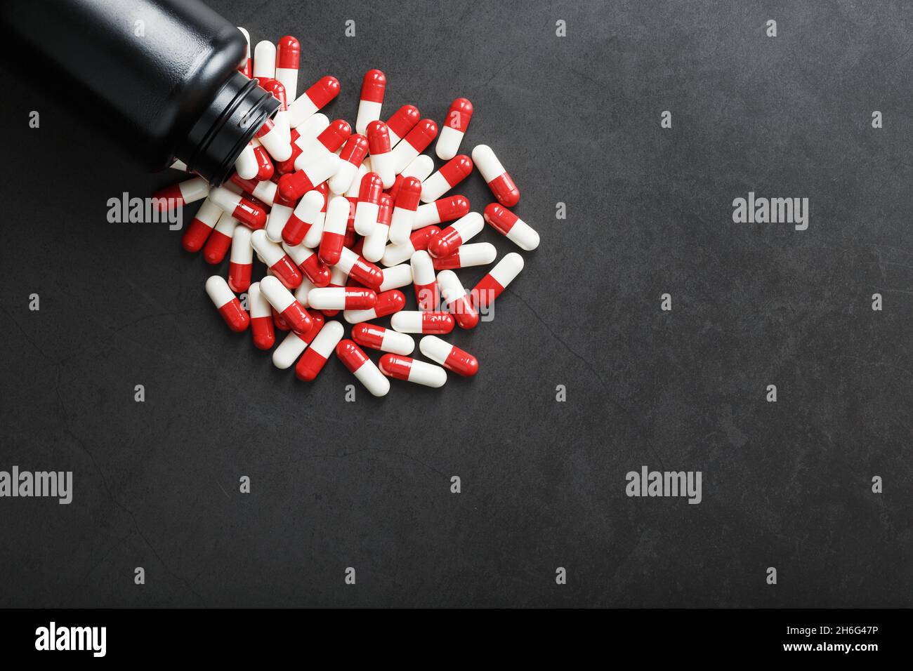 Solid dosage form hi-res stock photography and images - Alamy