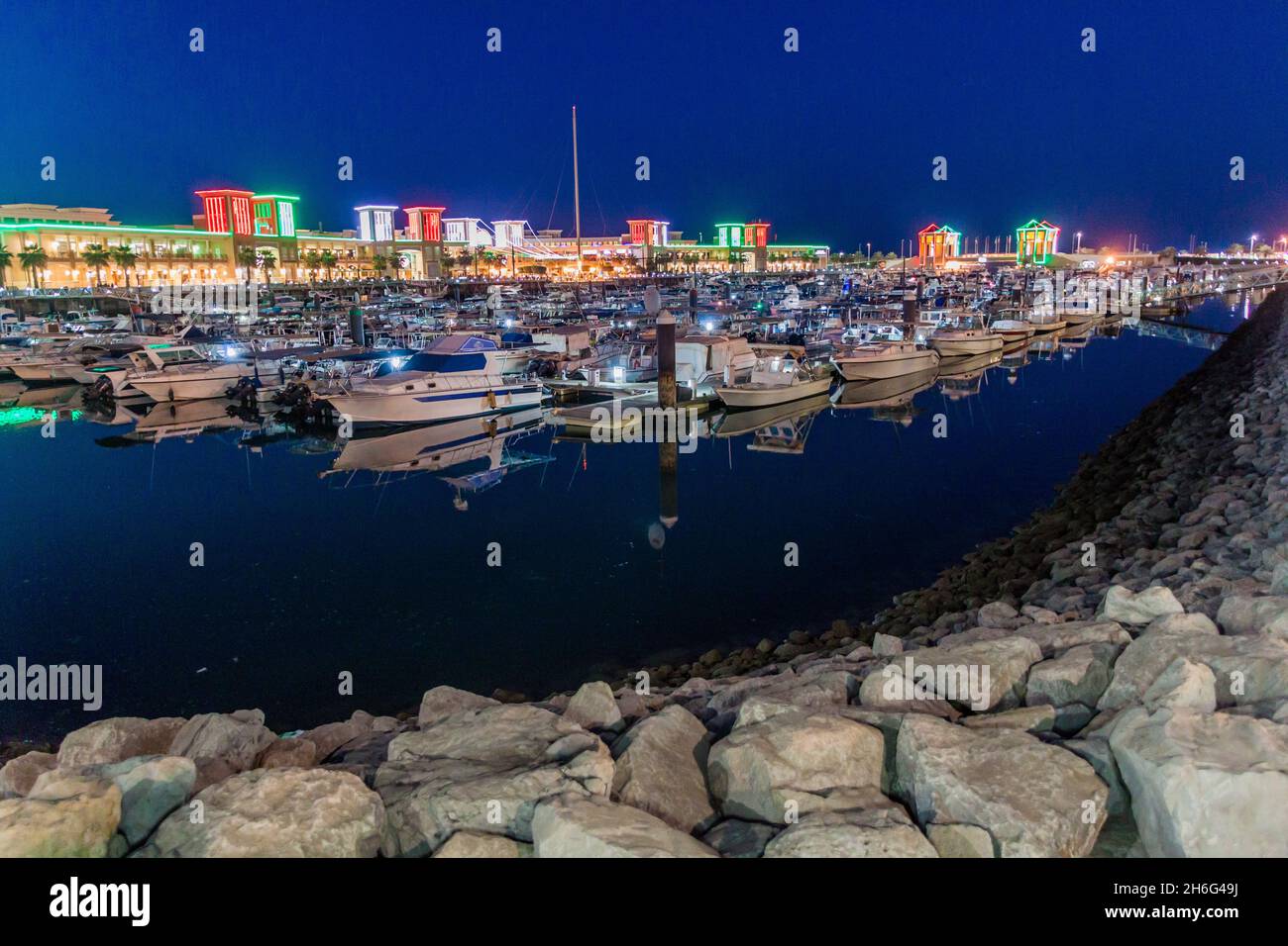 Kuwait city harbor hi-res stock photography and images - Alamy