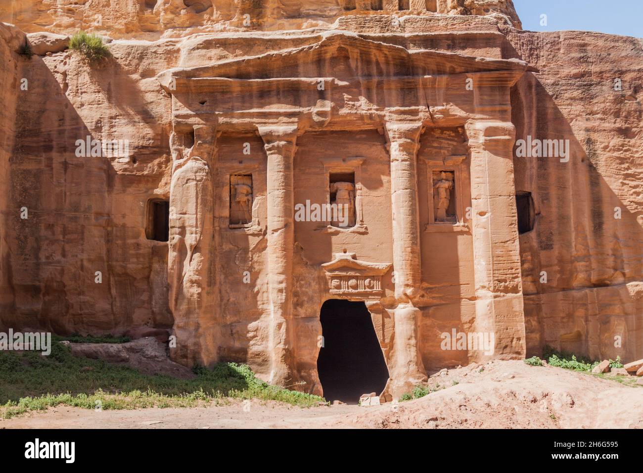 Roman Soldier's Tomb in the ancient city Petra, Jordan Stock Photo - Alamy