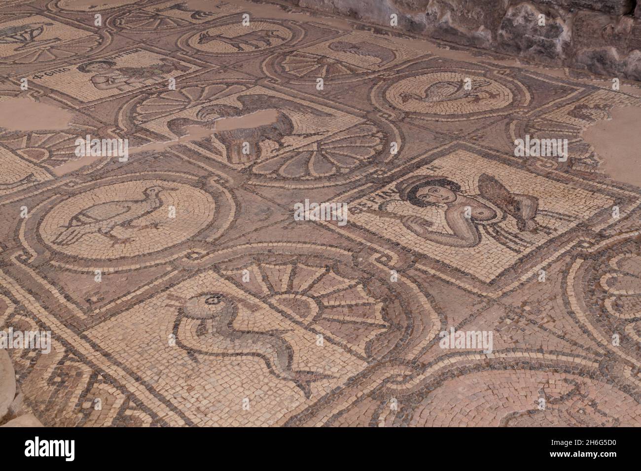 Mosaic tiles roman ancient byzantine hi-res stock photography and ...