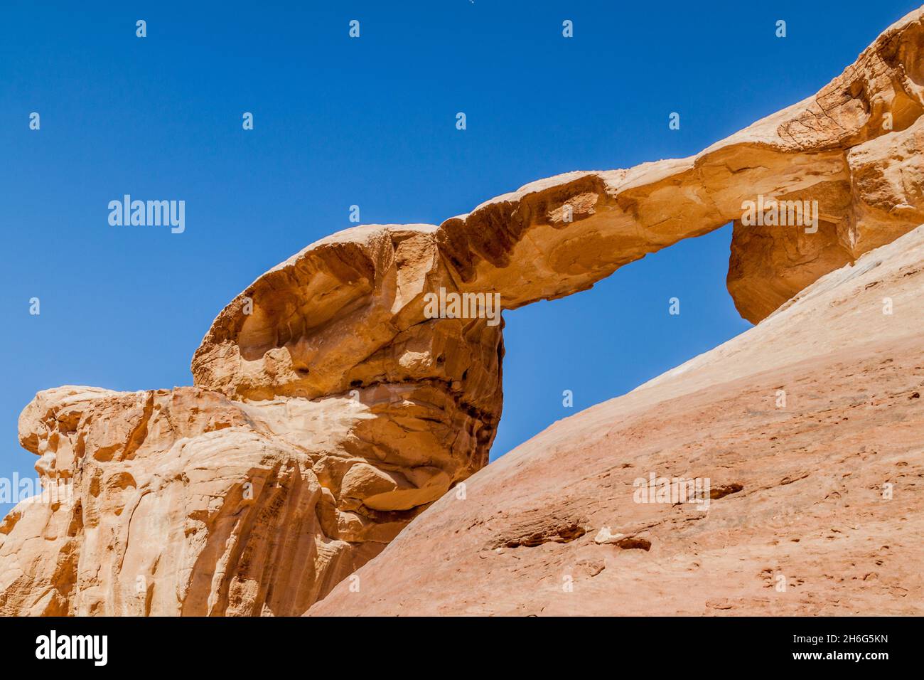 Burdah rock bridge in Wadi Rum desert, Jordan Stock Photo - Alamy