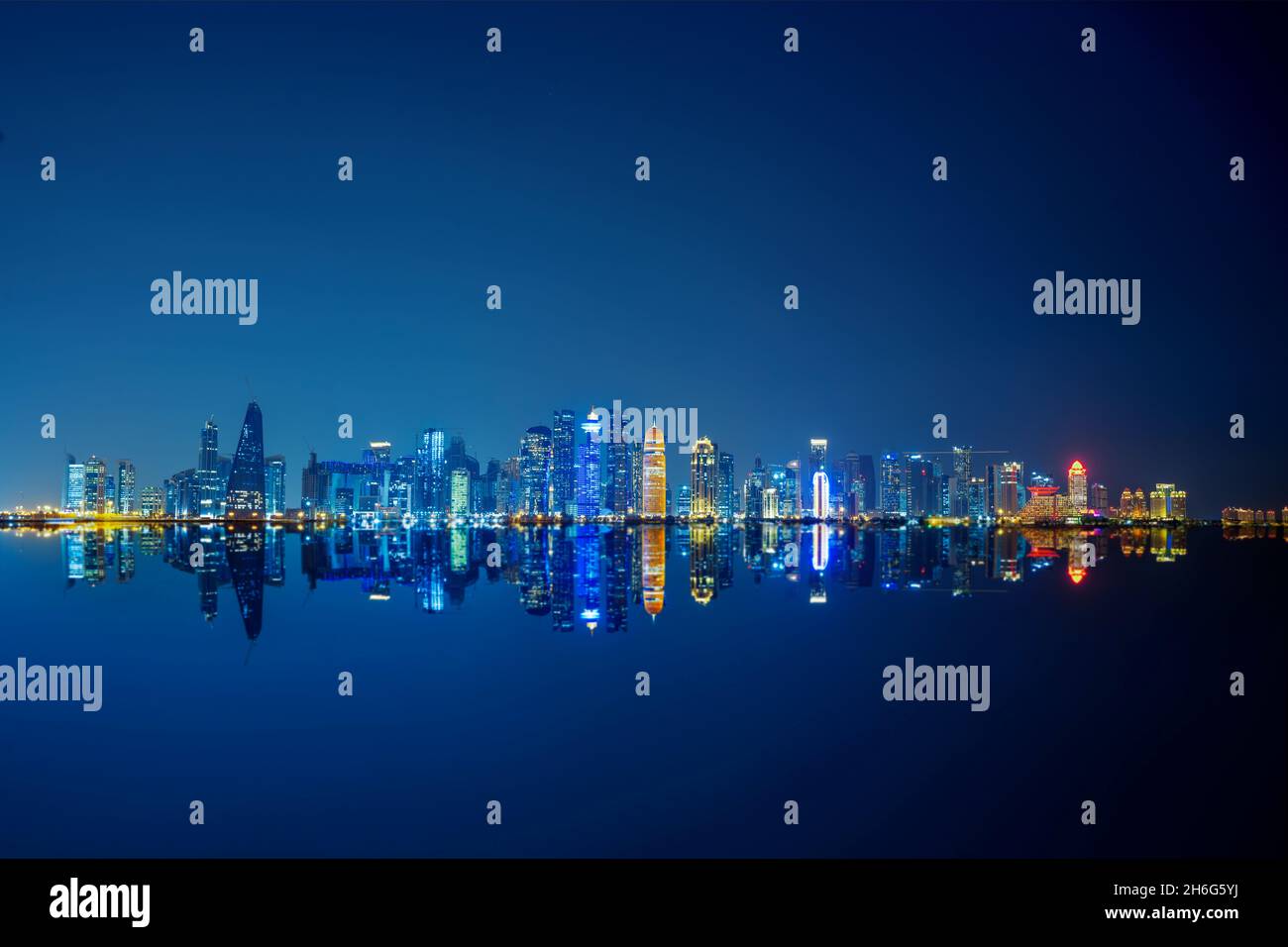 DOHA CORNICH SKYLINE / QATAR Stock Photo - Alamy
