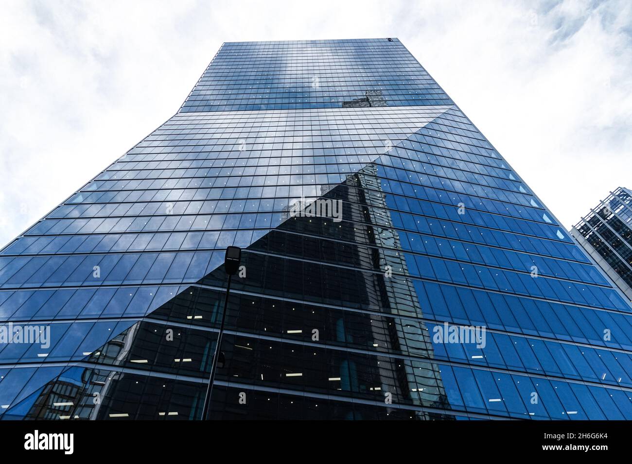 100 bishopsgate city financial district hi-res stock photography and ...