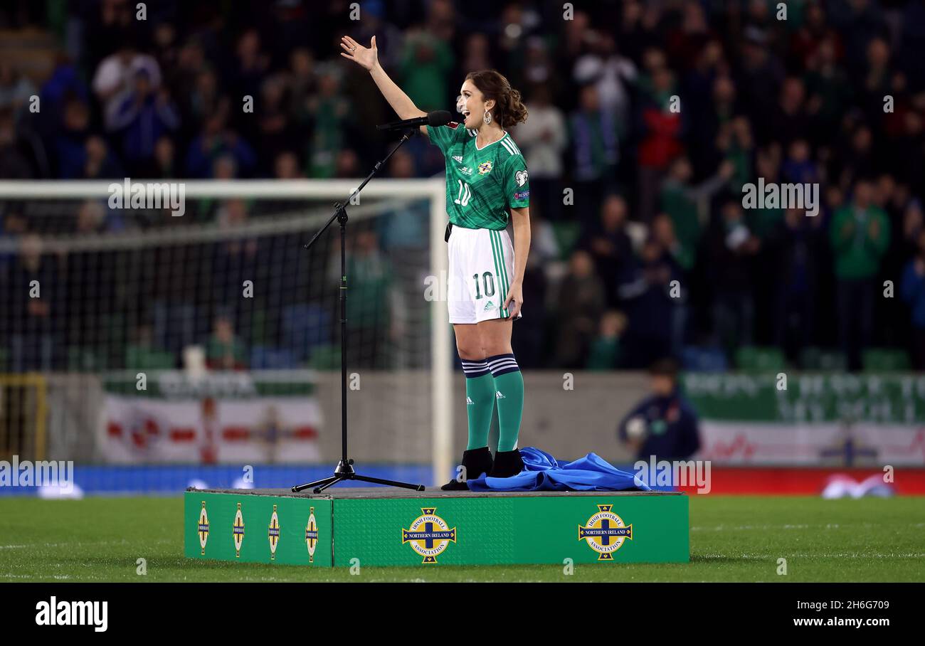 Classical singer carly paoli hi-res stock photography and images - Alamy