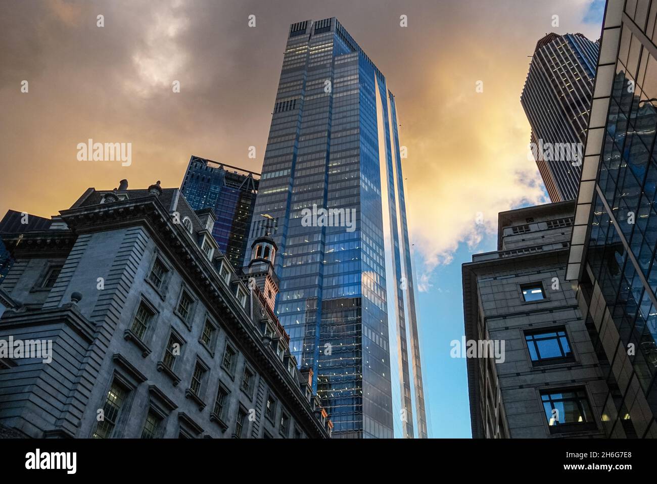 22 bishopsgate exterior hi-res stock photography and images - Alamy