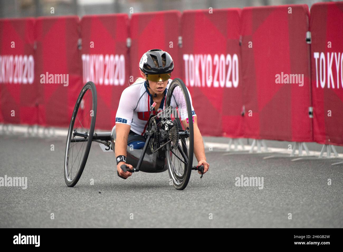 Paralympic hand cyclist hi-res stock photography and images - Alamy