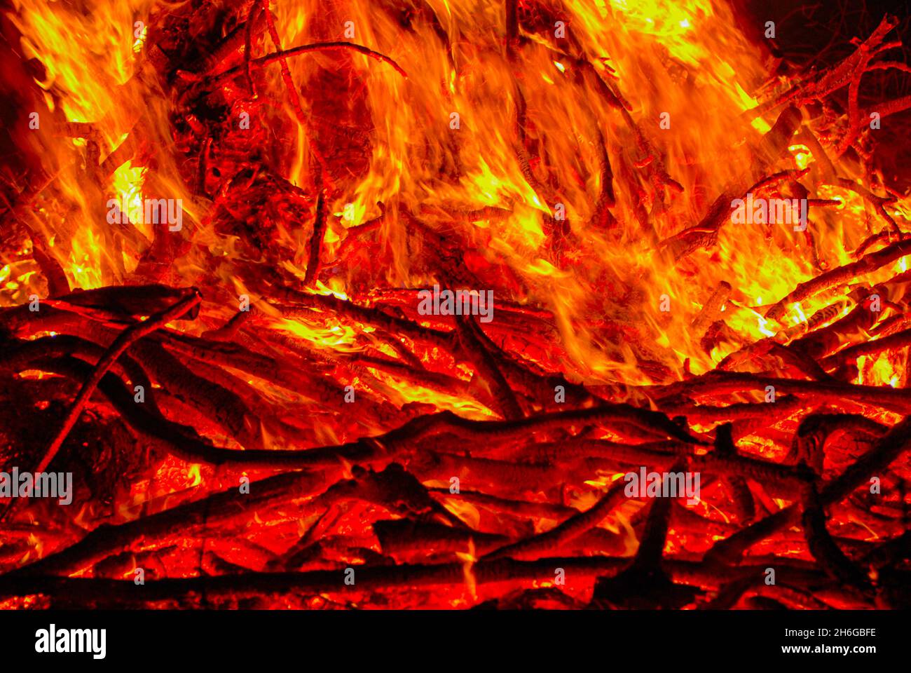 Flying bonfire embers hi-res stock photography and images - Alamy