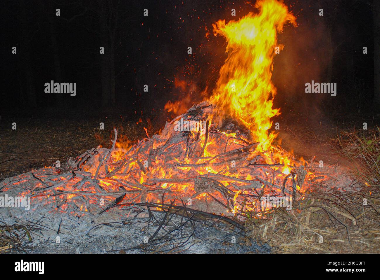 Flying bonfire embers hi-res stock photography and images - Alamy