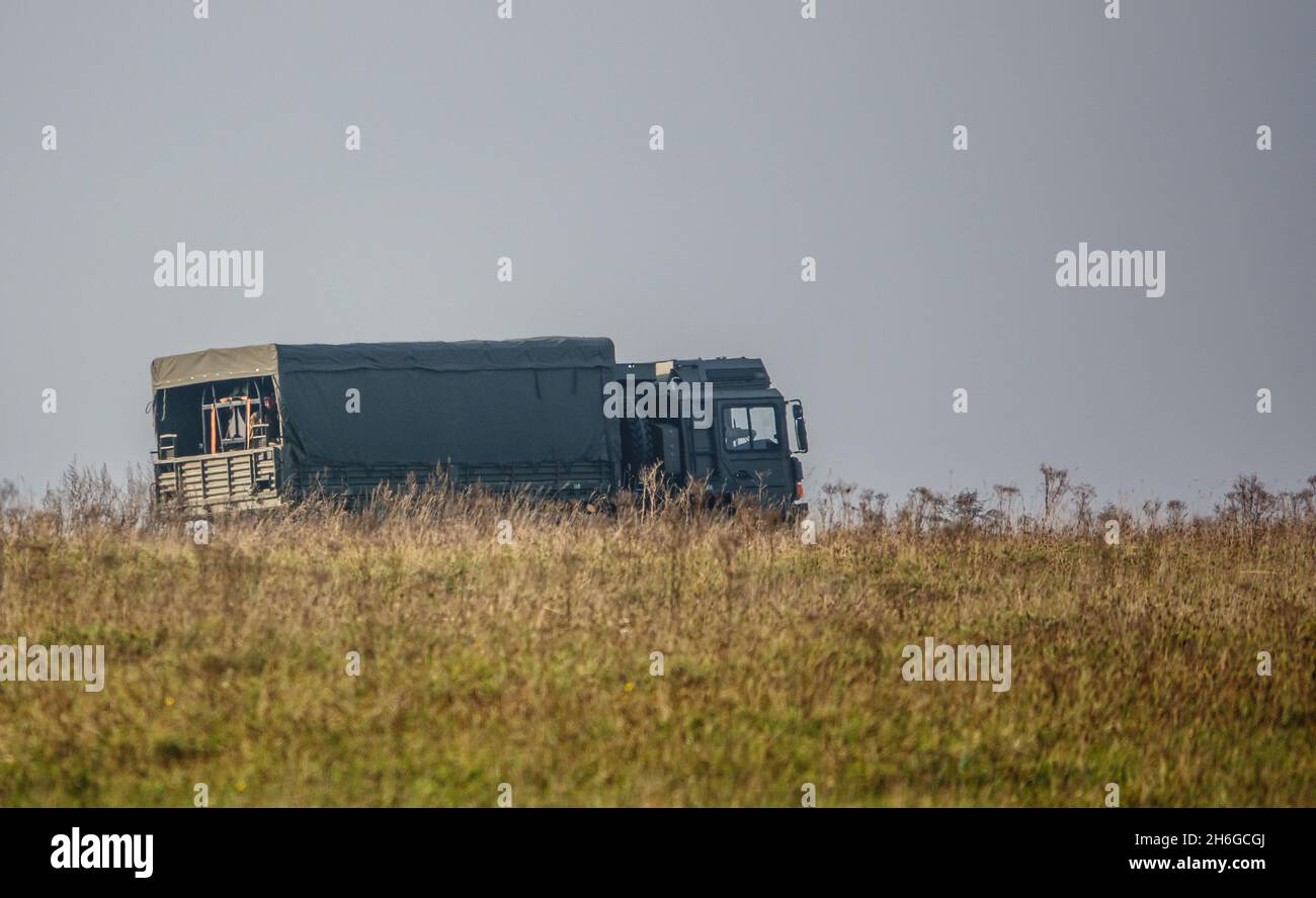 British army MAN SV 4x4 army logistics lorry vehicle truck driving ...