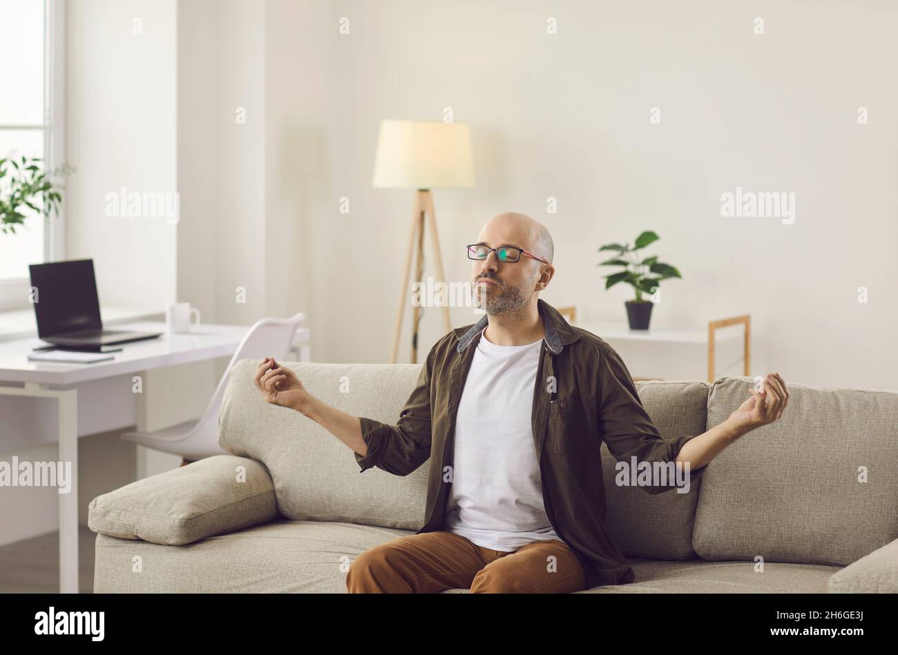 Relieve stress hi-res stock photography and images - Alamy