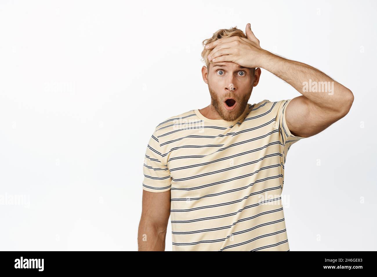 Portrait of shocked man reacting to something unbelievable, drop jaw ...
